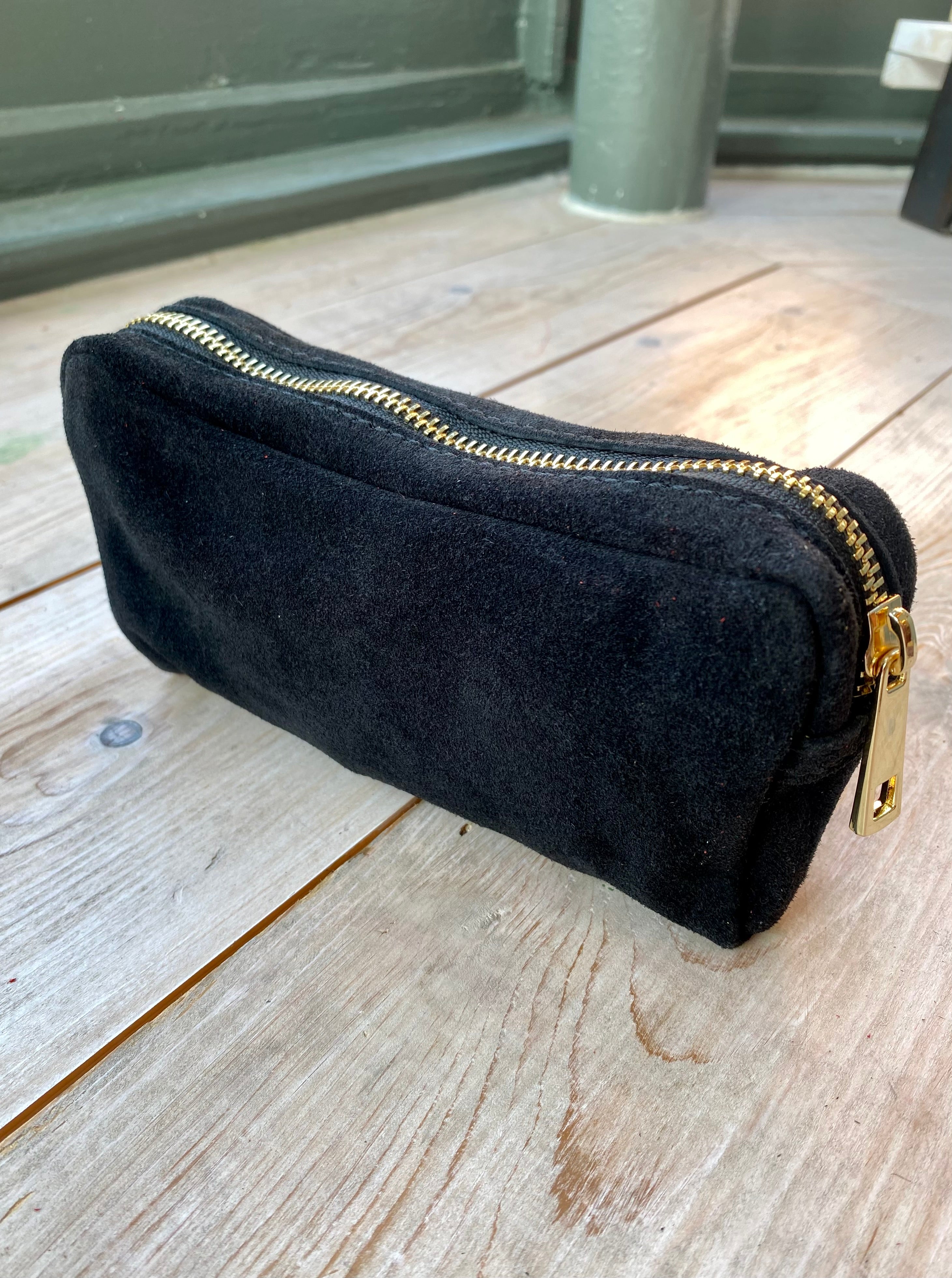 Anne Suede Cosmetic Bag - Black – Ediit